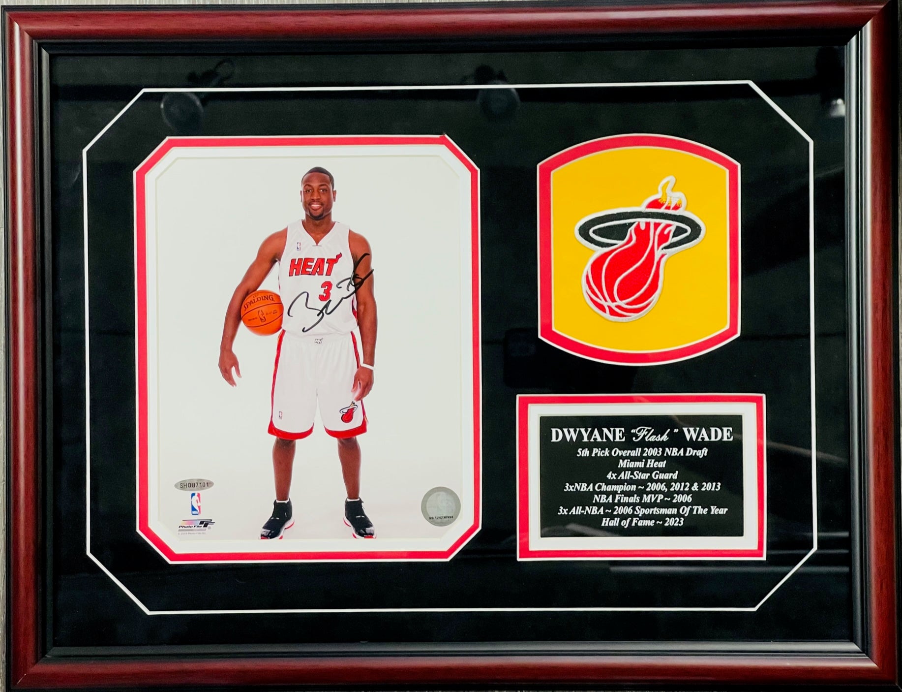 Dwyane Wade autographed 8x10 Photo Framed Miami Heat | Hollywood ...
