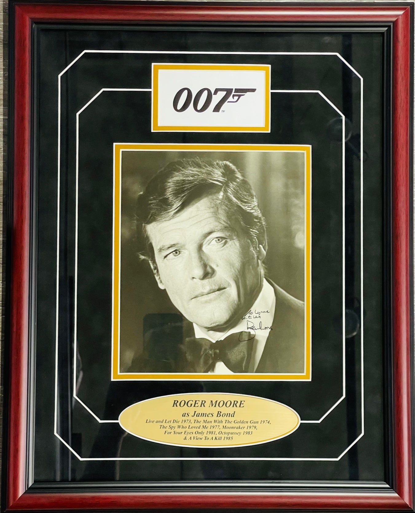 Roger Moore Autographed 8x10 Celebrity Photo Framed (JSA) | Hollywood ...