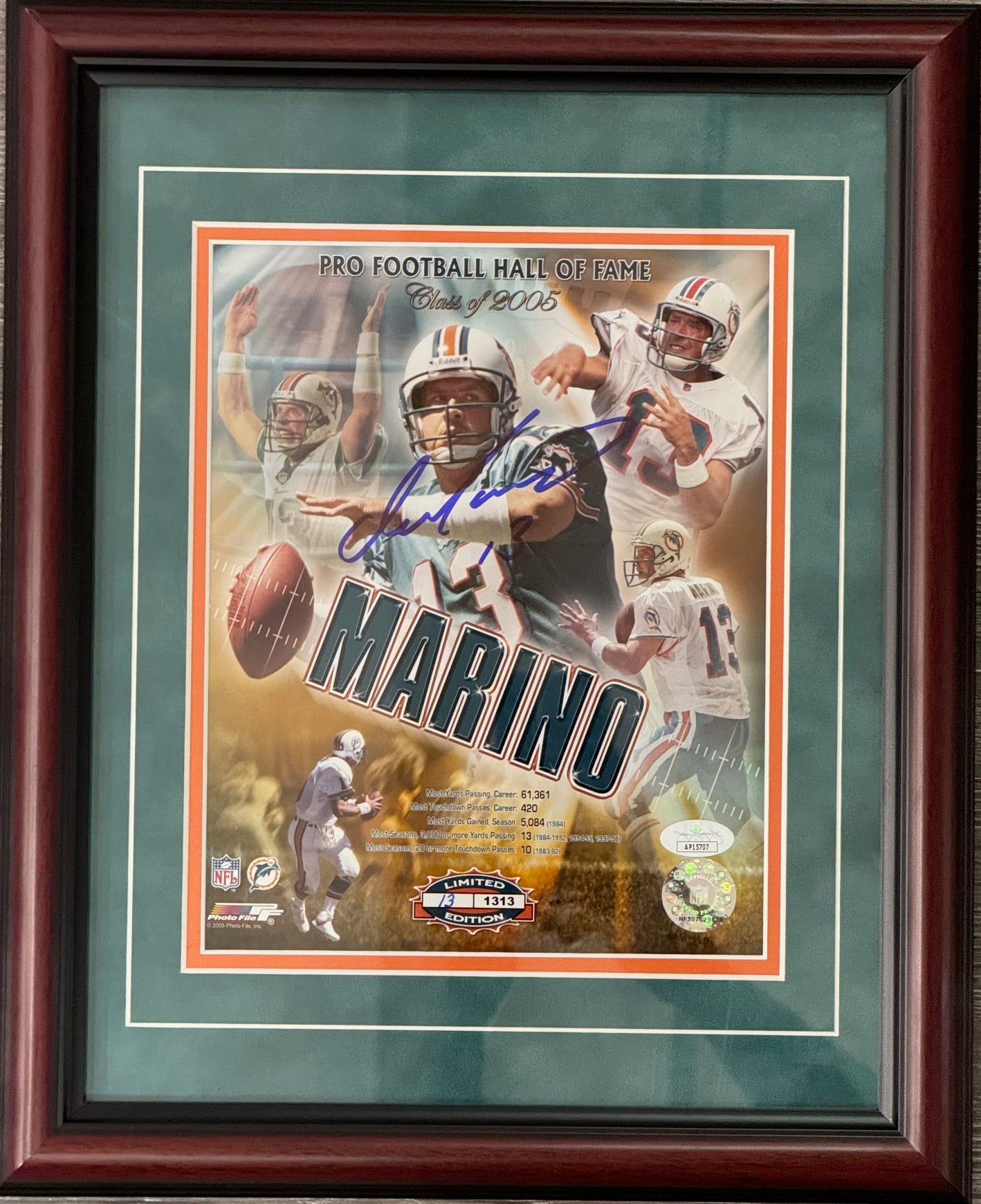 Dan Marino Autographed Framed 8x10 Photo L.E.# 13/1313 (JSA ...