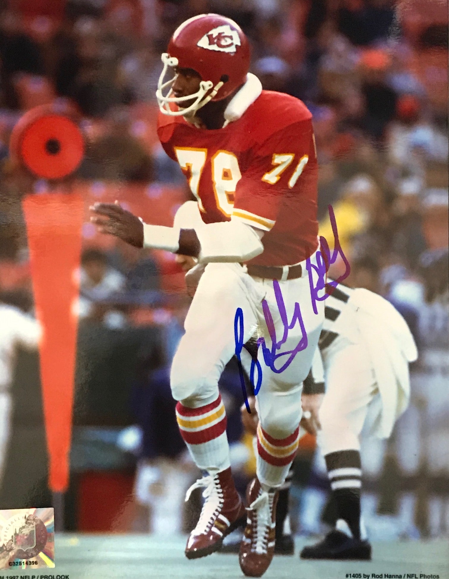 Bobby Bell Autographed 8x10 Football Photo | Hollywood Collectibles