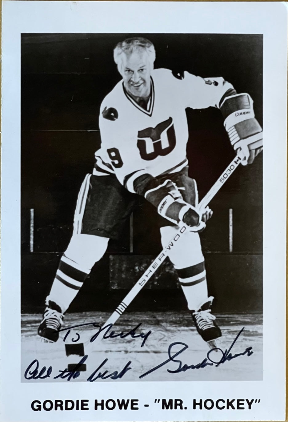 Gordie Howe Autographed / Signed Shooting 8x10 Photo | Hollywood ...