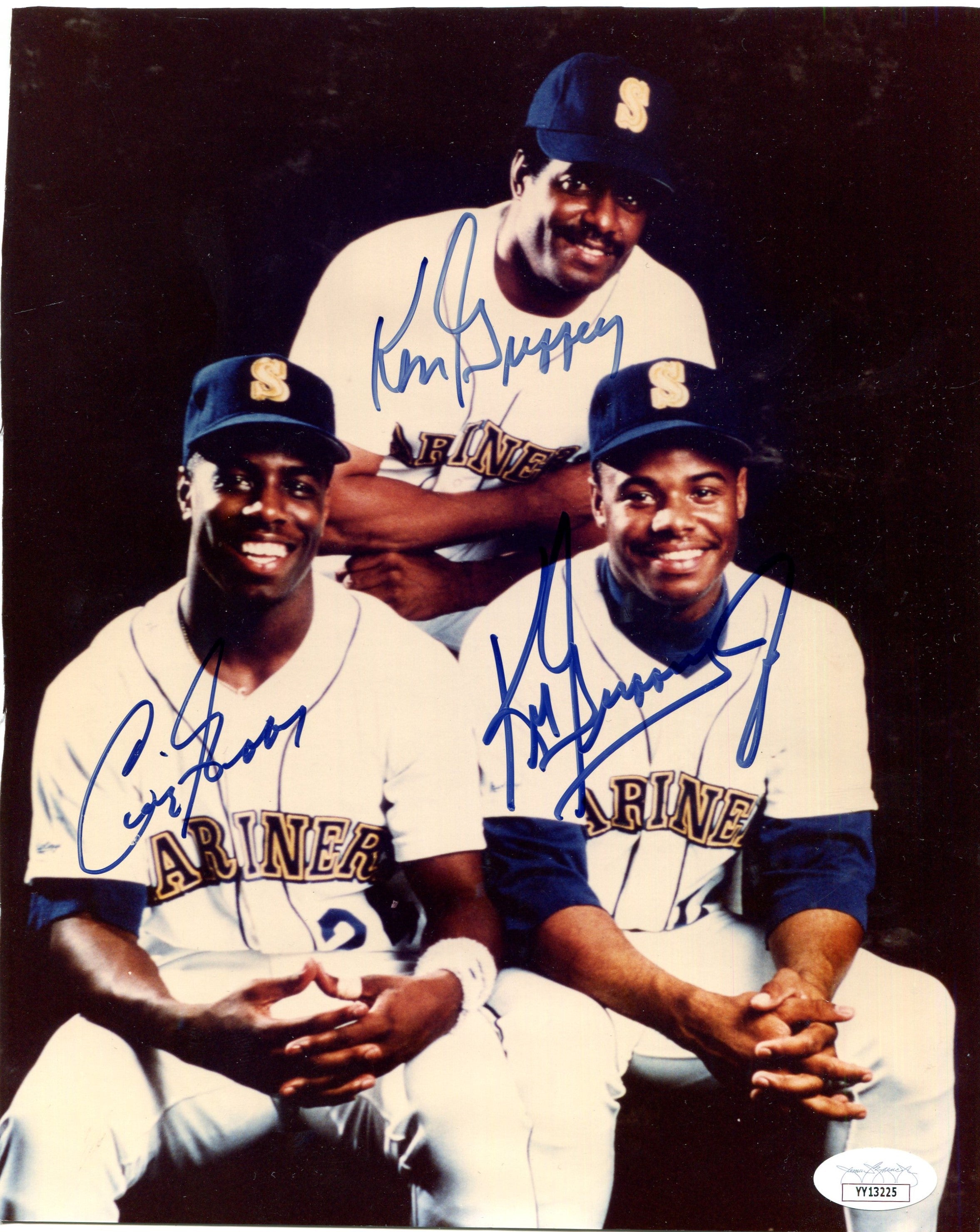 The Griffey Family Signed 8X10 Photo(JSA) | Hollywood Collectibles