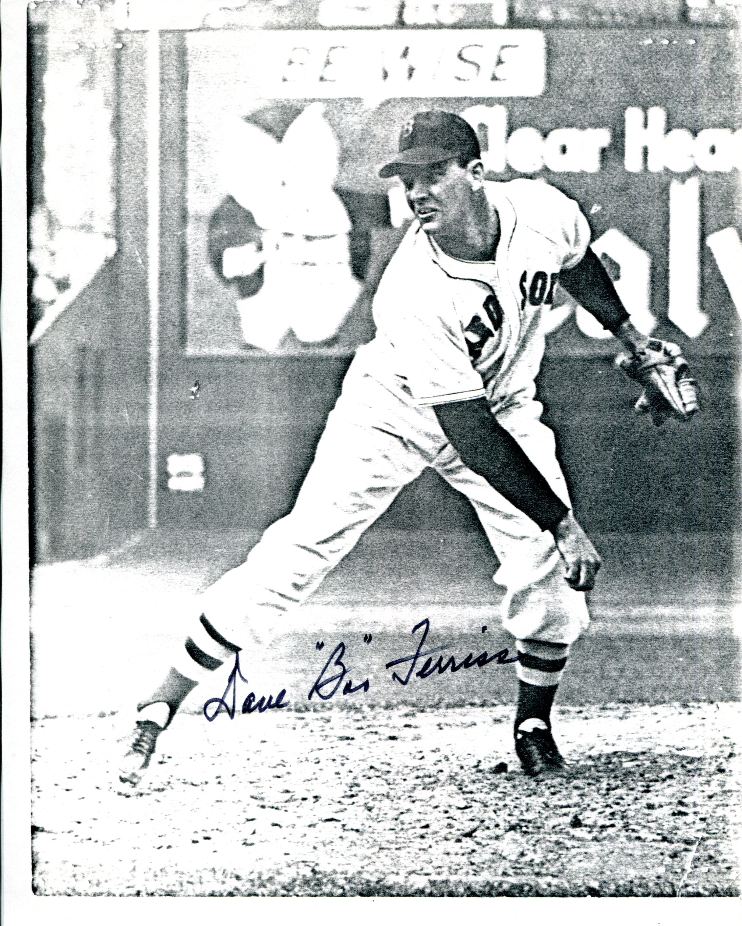 Dave Ferriss Autographed B&W 8x10 Photo | Hollywood Collectibles