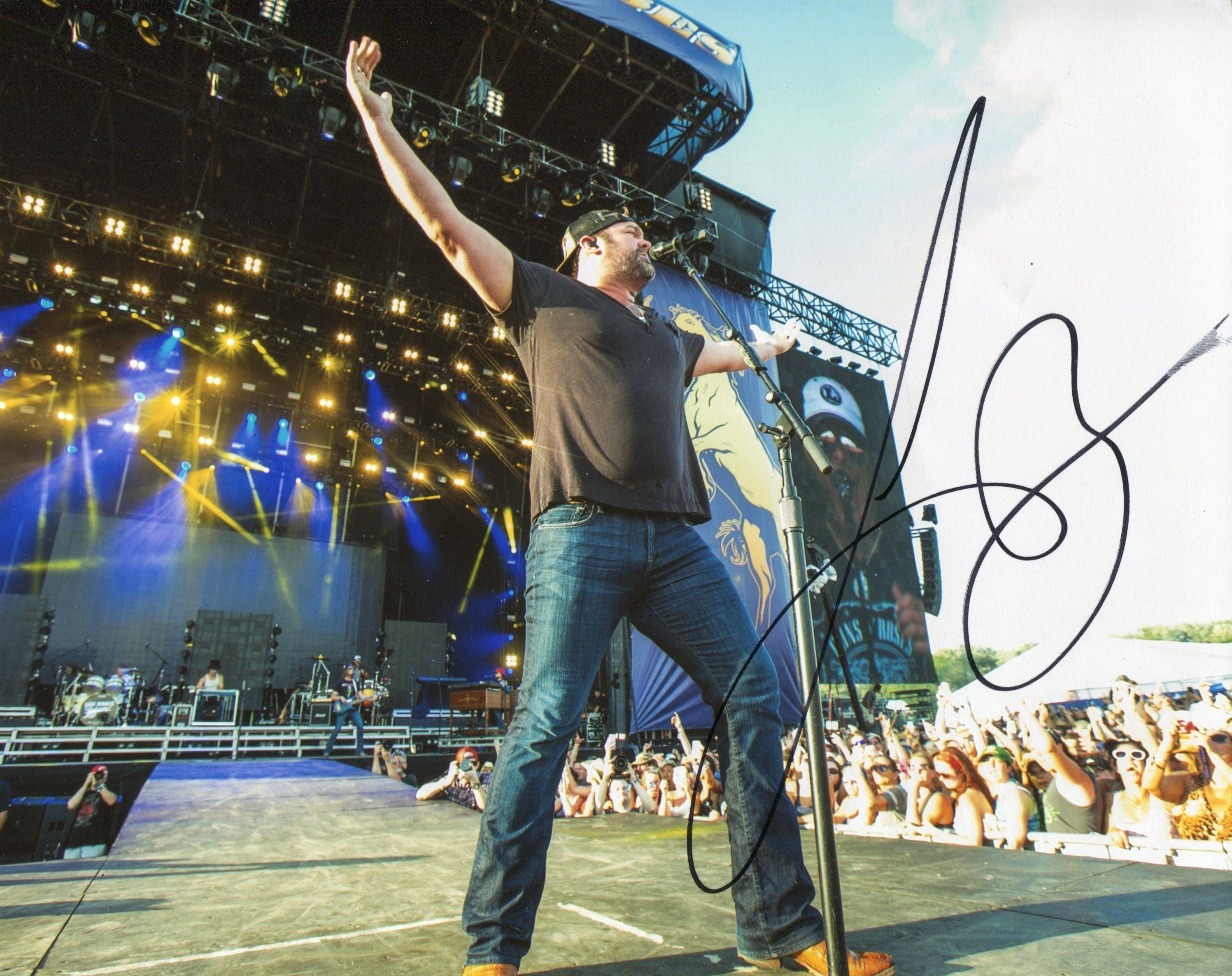 Lee Brice Autographed 8x10 Photo | Hollywood Collectibles
