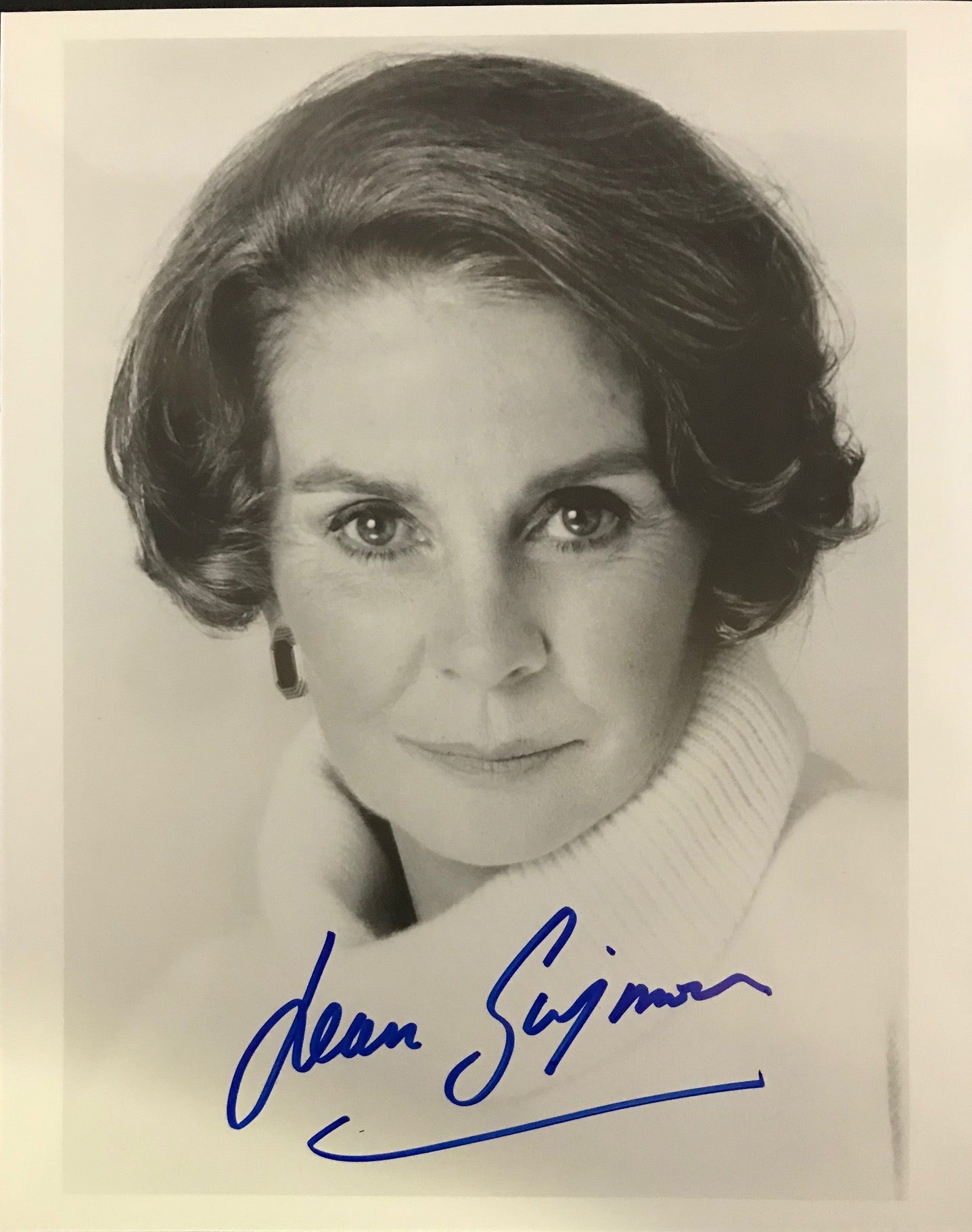 Jean Simmons Autographed Black & White 8x10 Photo | Hollywood Collectibles